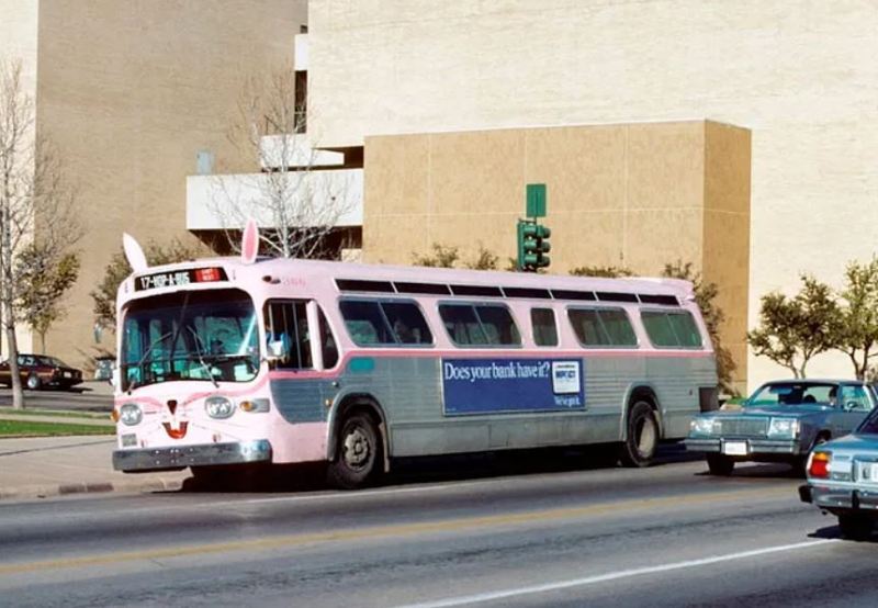 Hoppy Holidays from Hop-a-Bus — 1984 | Flashback : Dallas