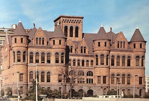 Main Street, West Toward the Clock Tower | Flashback : Dallas