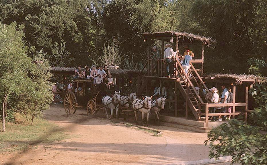 The Stagecoach Ride at Six Flags: 1961-1967 | Flashback : Dallas